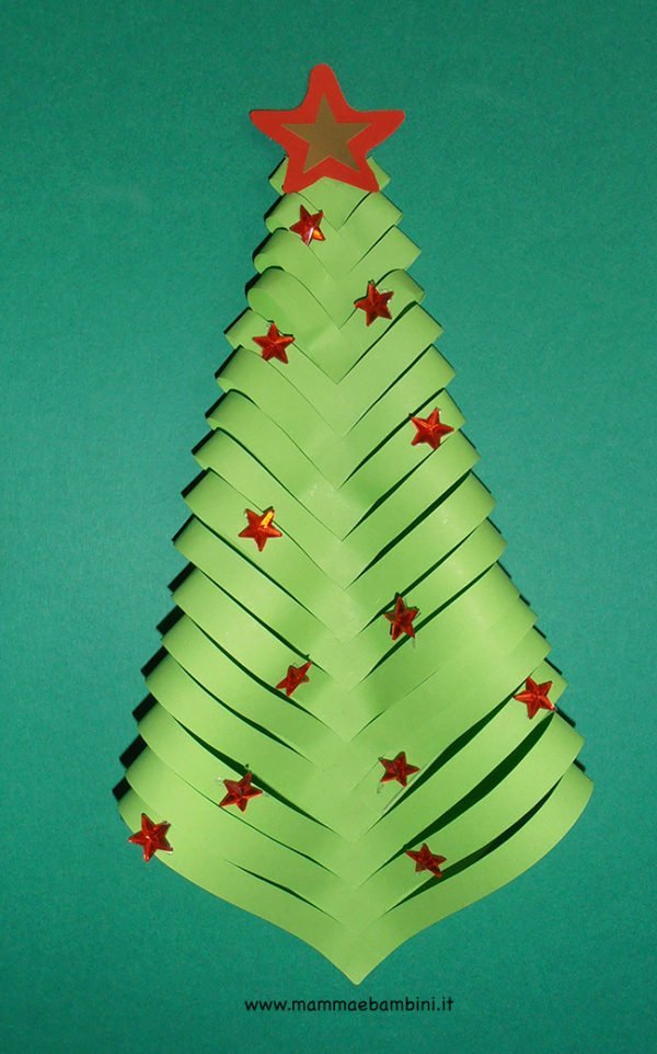 Addobbi per Natale con albero di carta - Mamma e Bambini