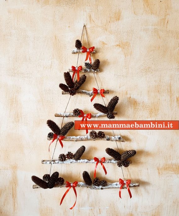 Albero di Natale da parete con rami - Mamma e Bambini