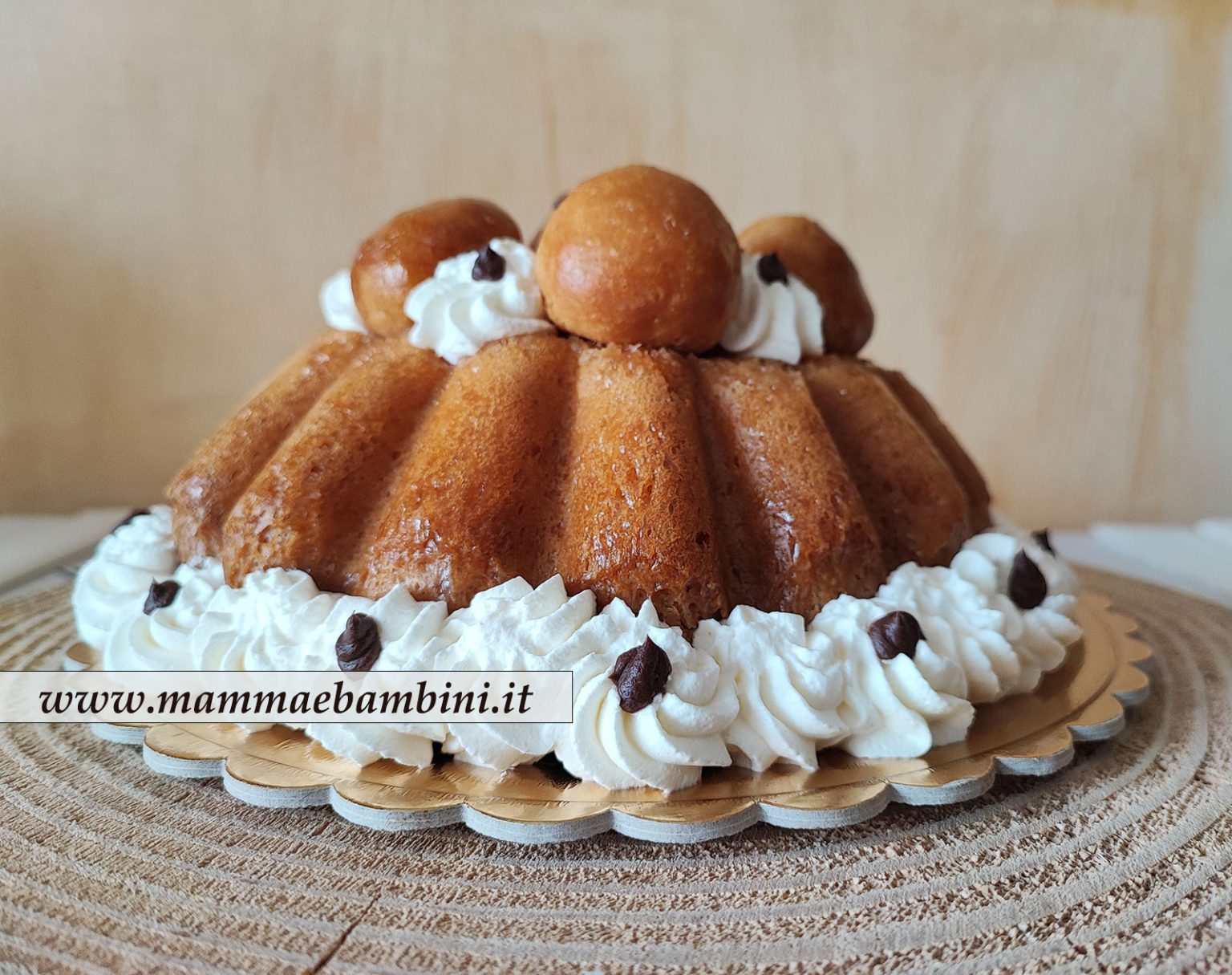 Torta baba' decorata con panna - Mamma e Bambini
