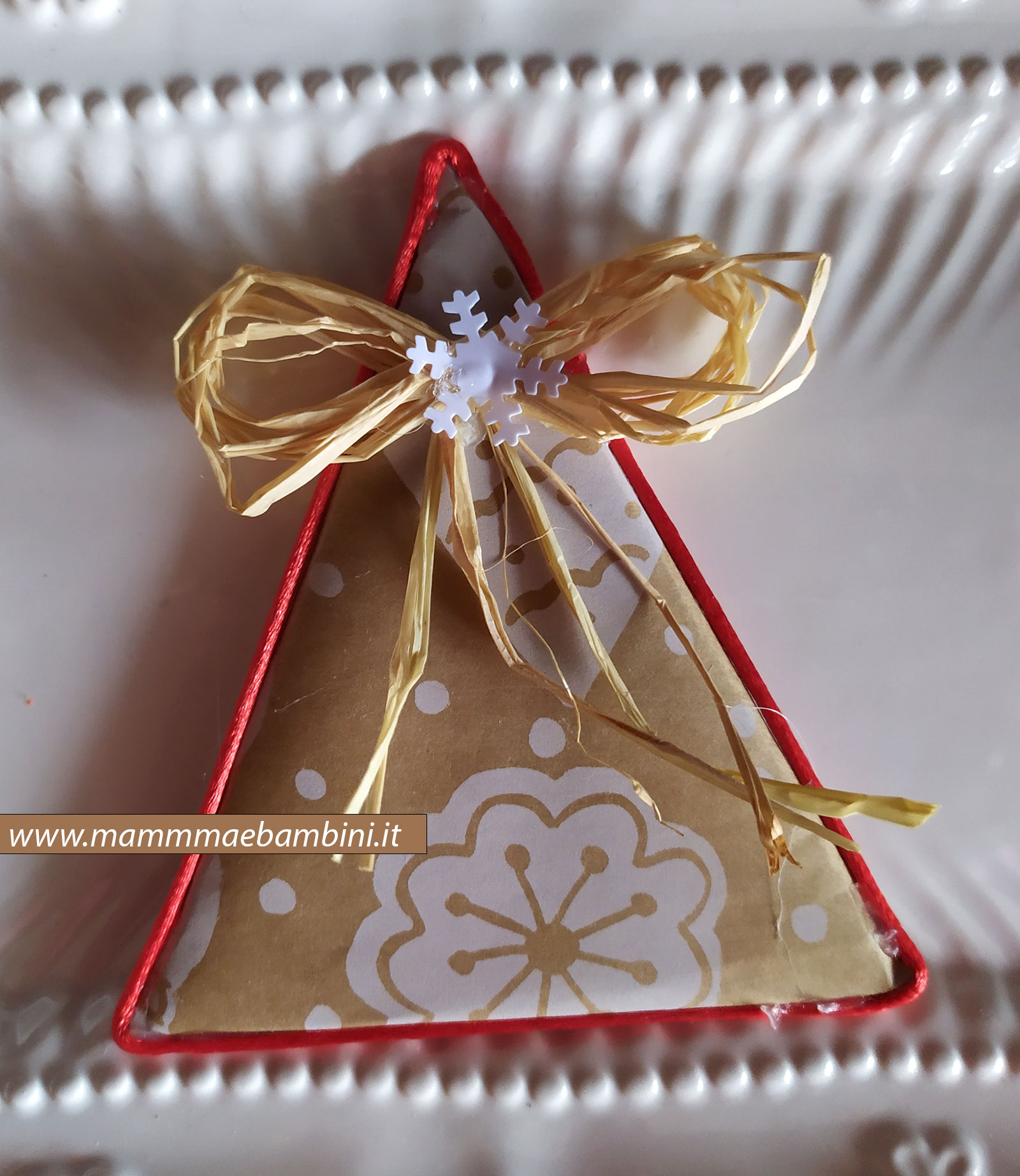 Alberello natalizio con cartoncino - Mamma e Bambini