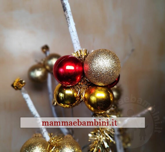 Albero con rami secchi decorato - Mamma e Bambini